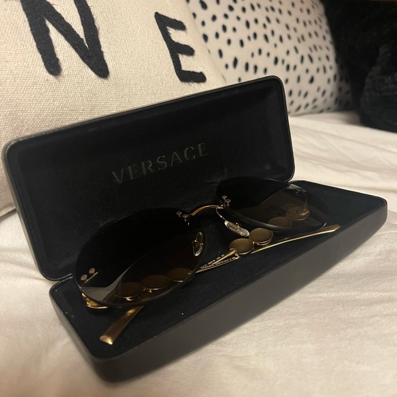 Versace | Accessories | Versace Round Signature Black And Gold Designer ...